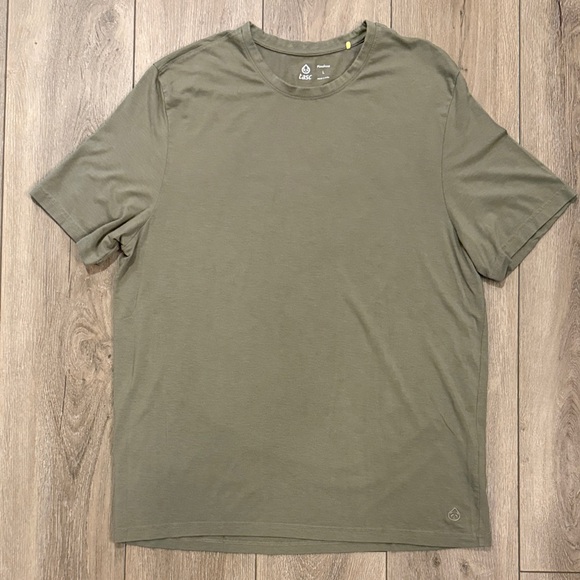 tasc | Shirts | Tasc Mens Primaluxe Crewneck Moss Green Shortsleev ...